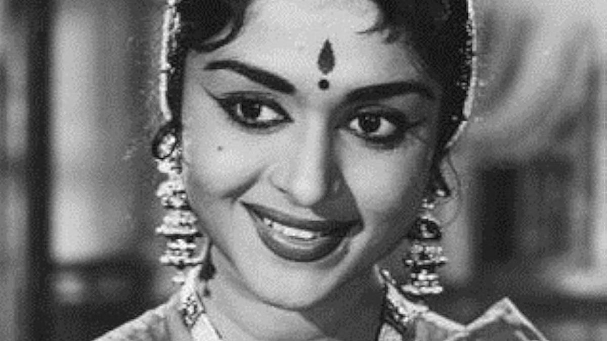 Legendary Actress Saroja Devi Passes Away At 87; Film Fraternity Pays ...